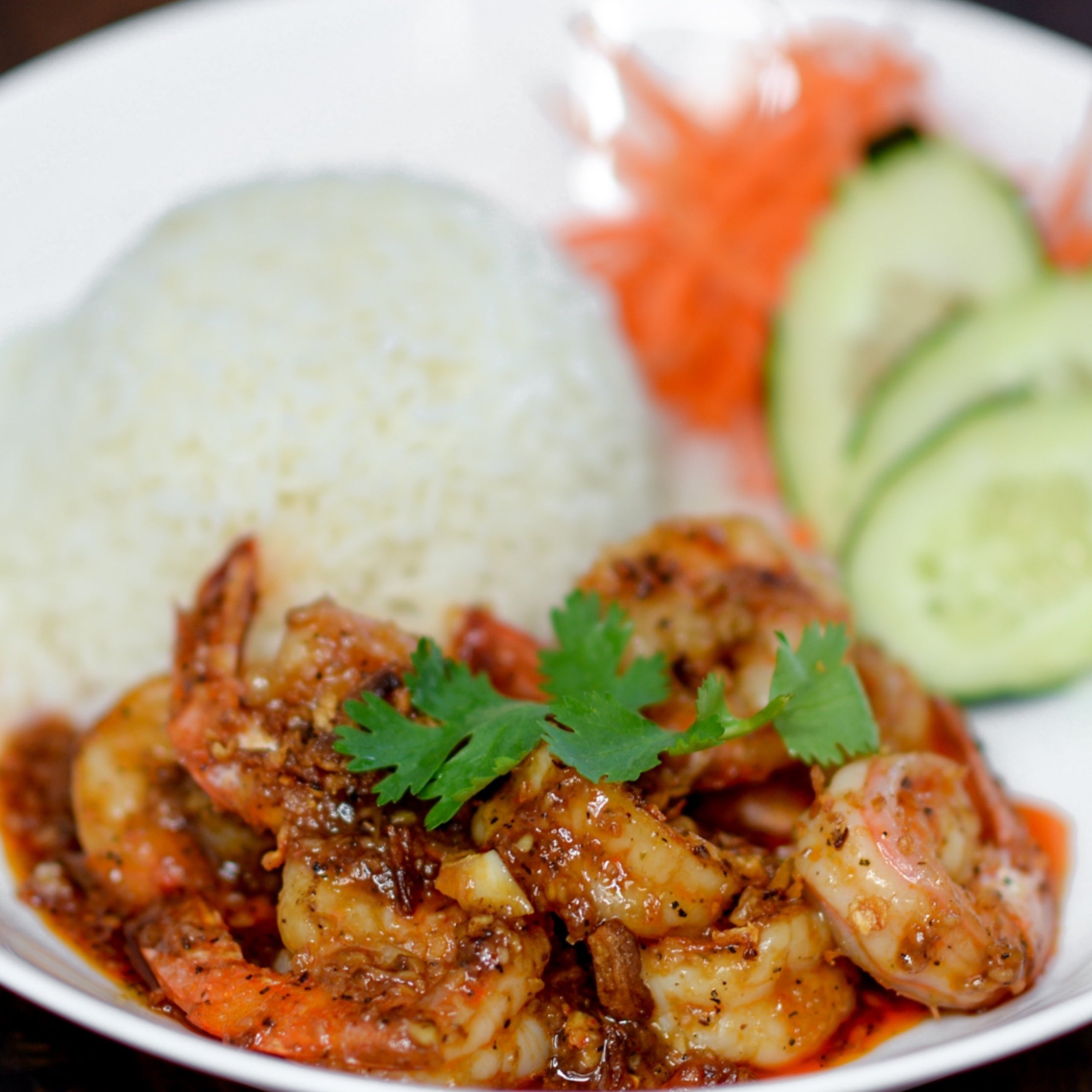 Goong Pad Kratiam- Garlic shrimp(10) + Free rice กุ้งกระเทียม ...